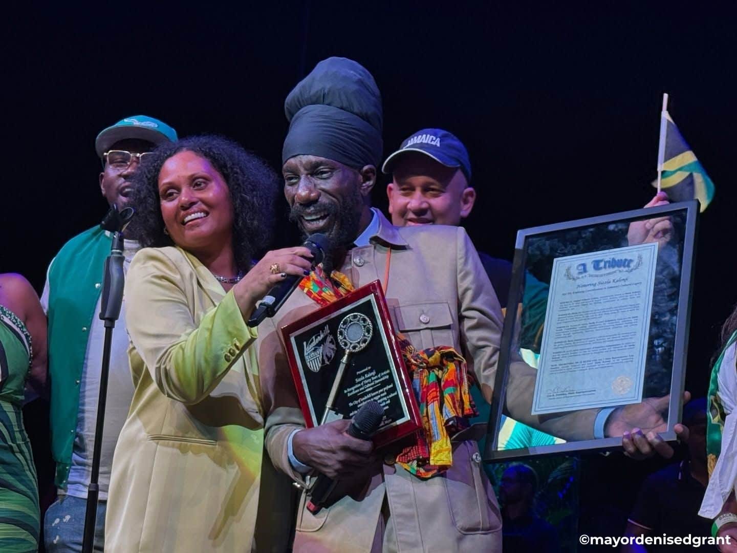 El embajador del reggae Sizzla Kalonji homenajeado en Lauderhill ©RK 2025