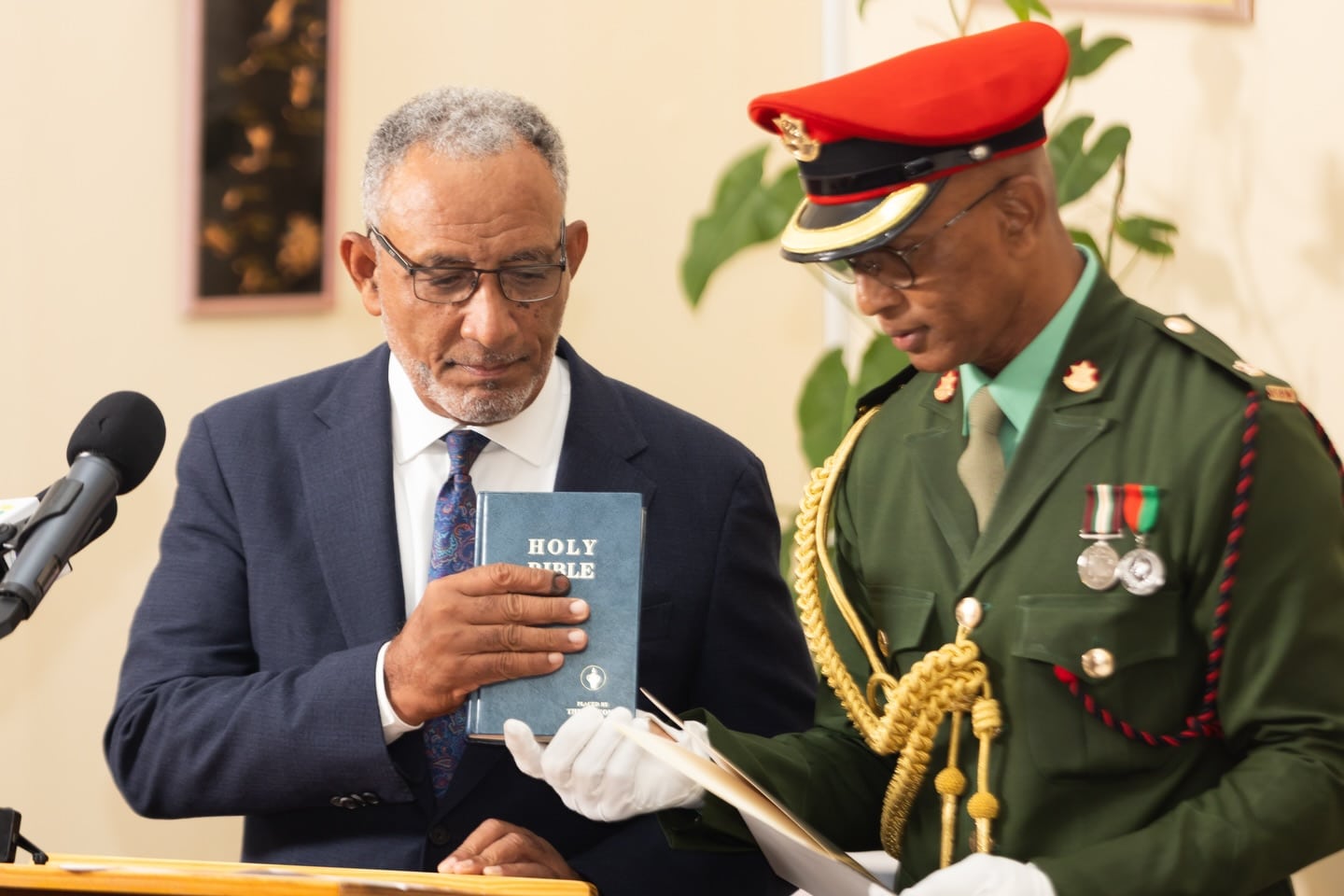 Godwin Friday élu Premier ministre : un tournant historique pour Saint ...