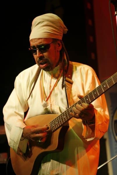 La leyenda del reggae Stephen Cat Coore ha muerto a los 69 años.